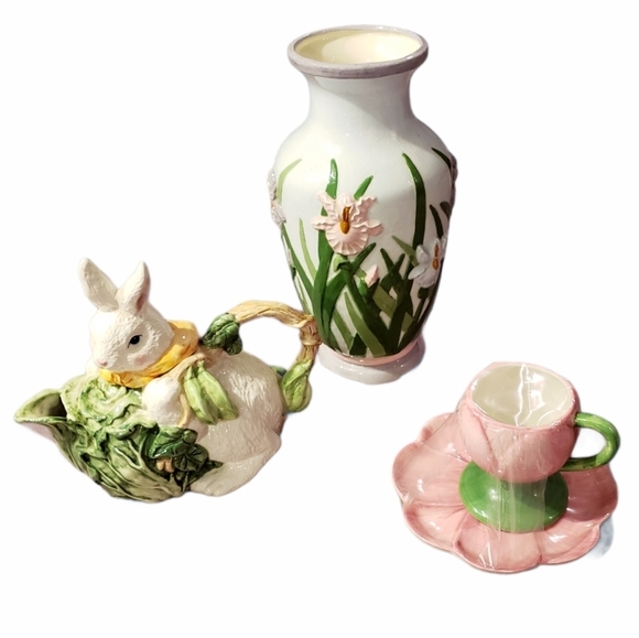 Vintage | Accents | Vintage 3 Piece Spring Floral Ceramic Decor Set ...